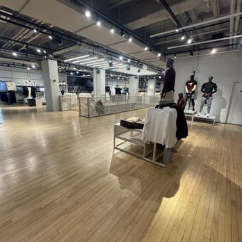 NIKE CHICAGO - Updated December 2025 - 287 Photos & 256 Reviews - 669 N ...