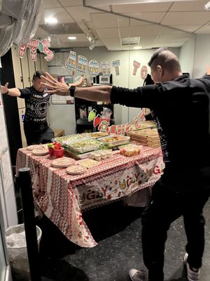 YOLI’S PIZZA - Updated December 2025 - 93 Photos & 28 Reviews - 715 ...