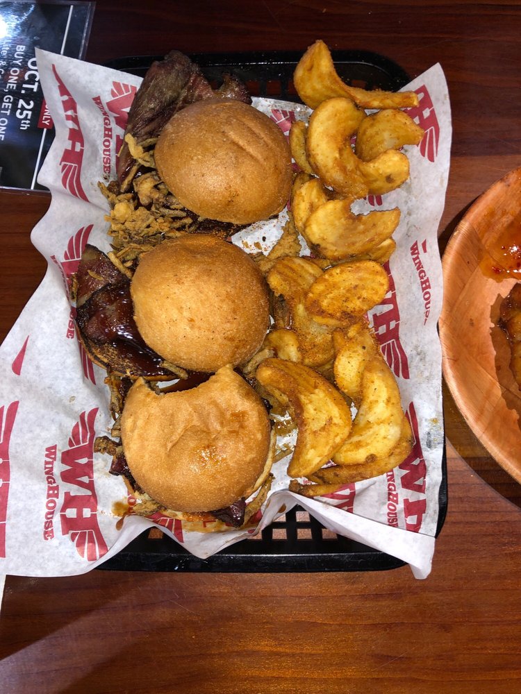 WINGHOUSE BAR & GRILL - 93 Photos & 137 Reviews - 2721 W International ...
