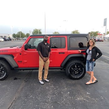 LANDMARK FORD - Updated December 2025 - 19 Photos & 72 Reviews - 2401 ...