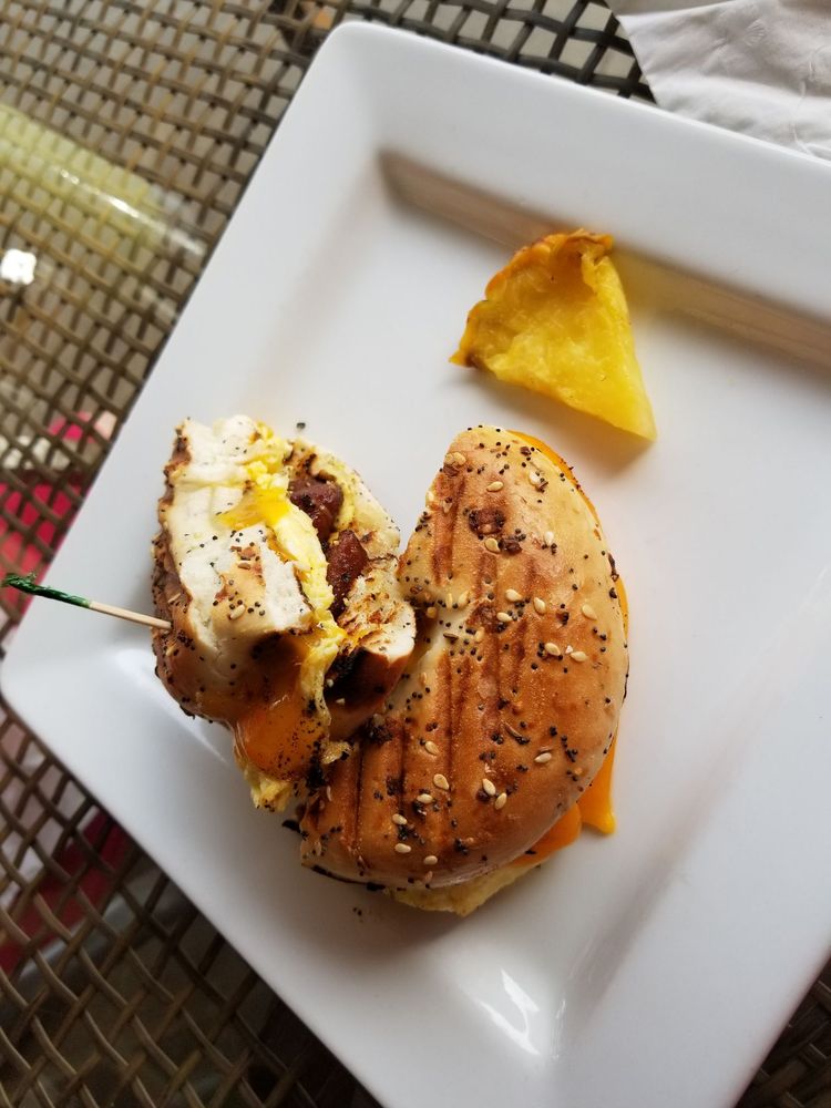 Menehune Coffee, Captain Cook | Roadtrippers