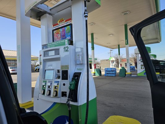 BP - Updated December 2025 - 13 Photos & 15 Reviews - 4314 Main St ...