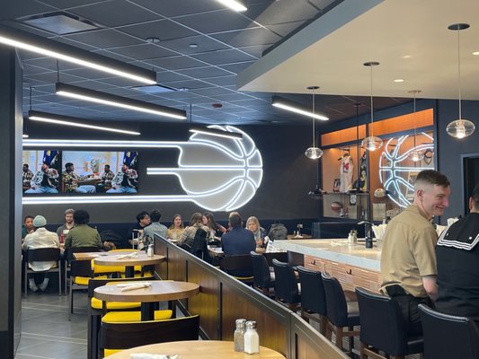 INDIANA PACERS COURTSIDE CLUB - Updated December 2025 - 22 Photos & 11 ...