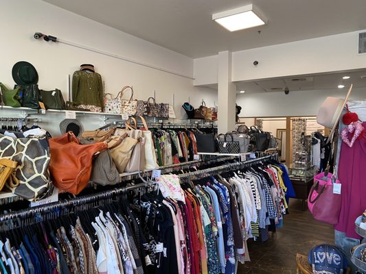 ARTICLE CONSIGNMENT BOUTIQUE - Updated October 2025 - 165 Photos & 171 ...