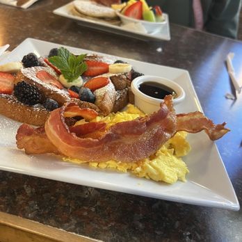 VEES CAFE - Updated June 2024 - 392 Photos & 24 Reviews - 241 S ...