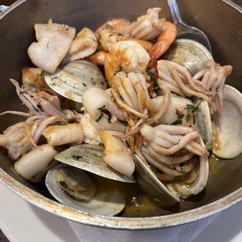 PRIMAVERA PUB - Updated 2024 - 263 Photos & 133 Reviews - 283 Newington ...