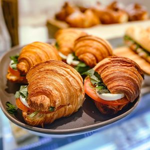 KANEMITSU’S BAKERY & COFFEE SHOP - Updated November 2024 - 318 Photos ...