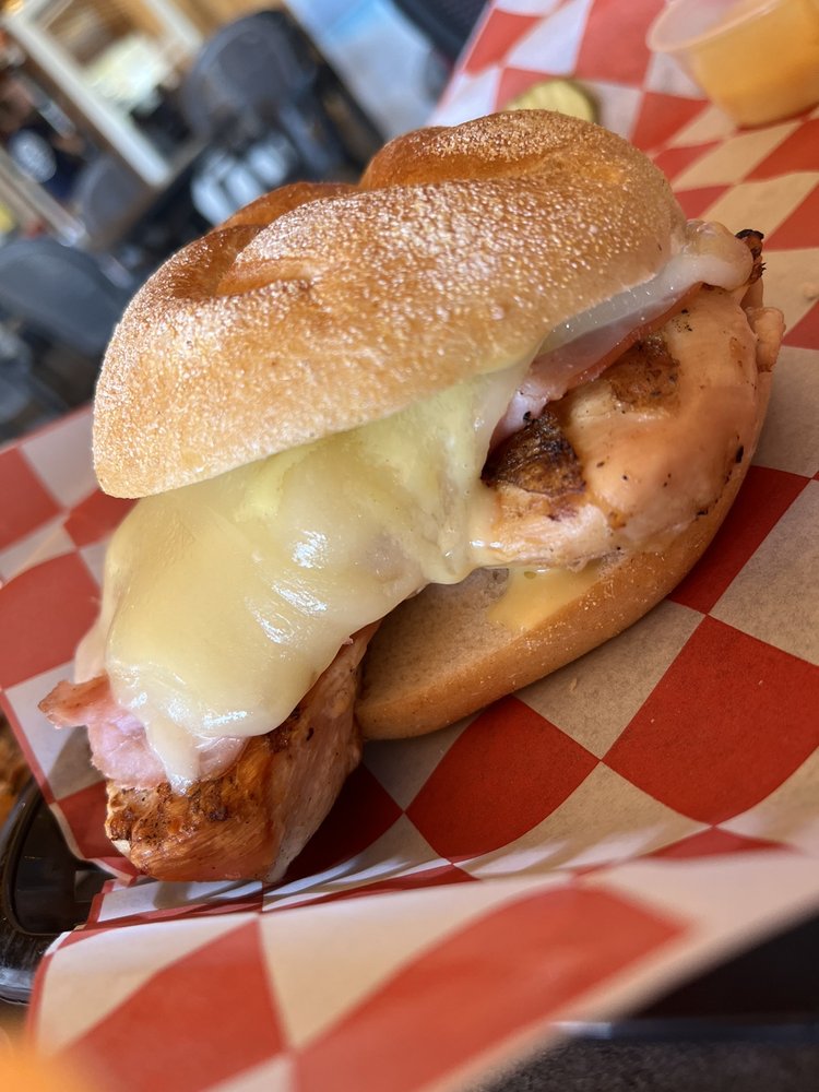 THE TRAPPE TAVERN - Updated July 2024 - 54 Photos & 147 Reviews - 416 W ...