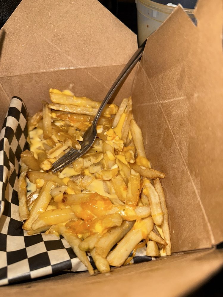 MONSTER MAC AND WINGS - Updated May 2026 - 34 Photos & 39 Reviews - 324 ...