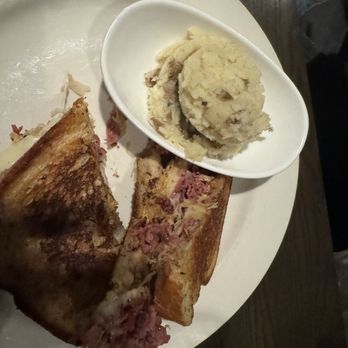 RED ROCKS CAFE - Updated January 2025 - 260 Photos & 344 Reviews - 4223 ...