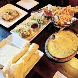 STACKS BAR & GRILL - Updated July 2025 - 569 Photos & 593 Reviews - 175 ...