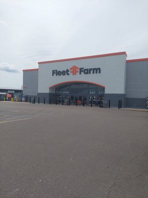 FLEET FARM - Updated December 2025 - 875 General Sieben Dr, Hastings ...