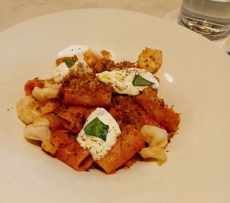 LALA - Updated October 2025 - 217 Photos & 65 Reviews - 1000 The Mall ...