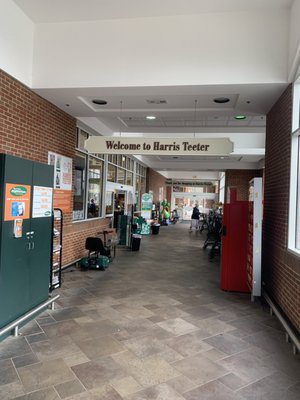 HARRIS TEETER - 99 Photos & 24 Reviews - 2476 Nimmo Pkwy, Virginia ...