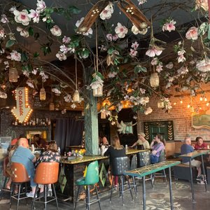 RAMPART TREEHOUSE - 121 Photos & 62 Reviews - 740 N Rampart St, New ...