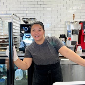 VIO HANDCRAFTED PASTRIES - Updated November 2024 - 261 Photos & 111 ...