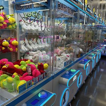 LUCKY PUPPY CLAW ARCADE - Updated June 2024 - 138 Photos & 71 Reviews ...