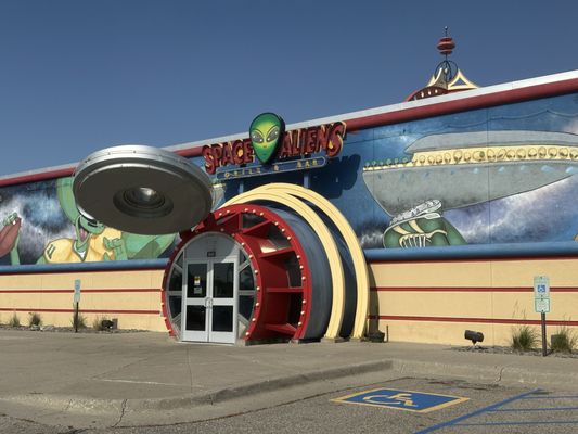 SPACE ALIENS GRILL & BAR - Updated December 2025 - 116 Photos & 128 ...