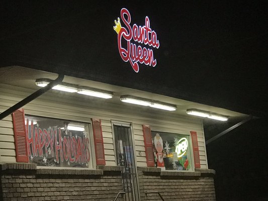 SANTA QUEEN DRIVE INN - 32 Photos & 66 Reviews - 40 E Main St ...