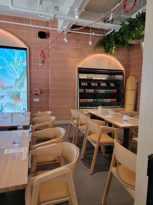 HAPPY TUNA - GRAND CENTRAL - Updated October 2025 - 62 Photos & 15 ...