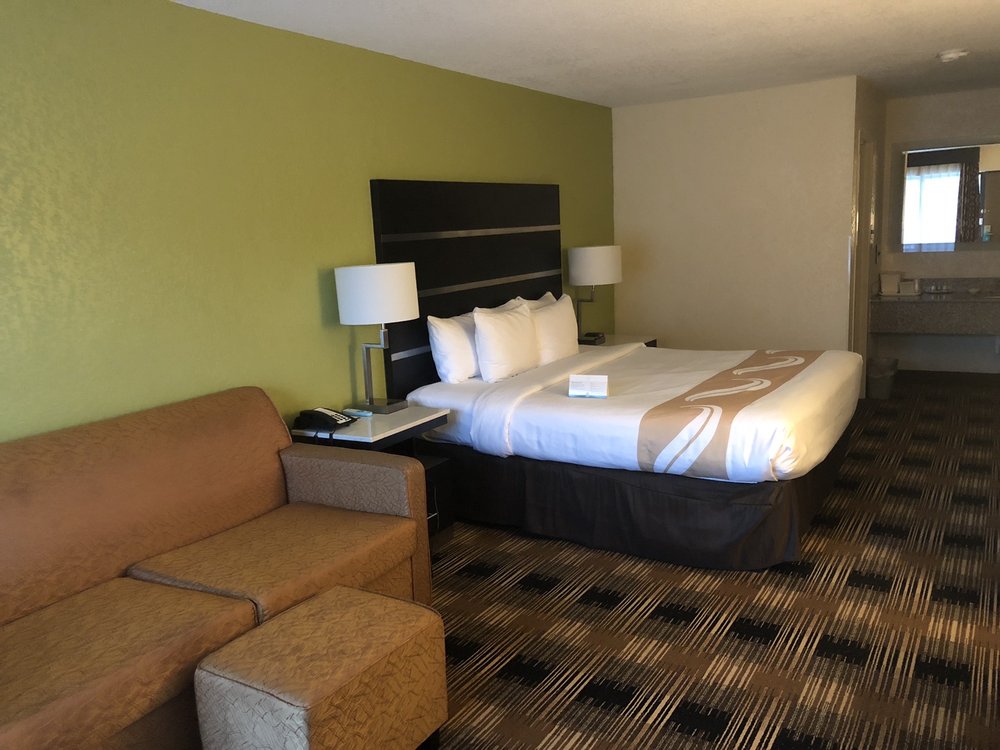 QUALITY INN & SUITES MT. CHALET - Updated October 2025 - 25 Photos & 20 ...