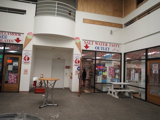 SEASIDE CANDYMAN - Updated September 2024 - 43 Photos & 103 Reviews ...