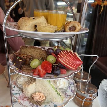 QUEEN MARY TEA ROOM - 739 Photos & 424 Reviews - 2912 NE 55th St ...