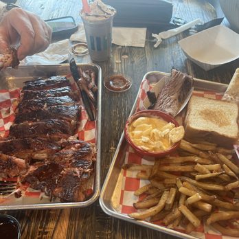 BLOSSOM HILL BBQ & BURGERS - Updated July 2024 - 70 Photos & 94 Reviews ...