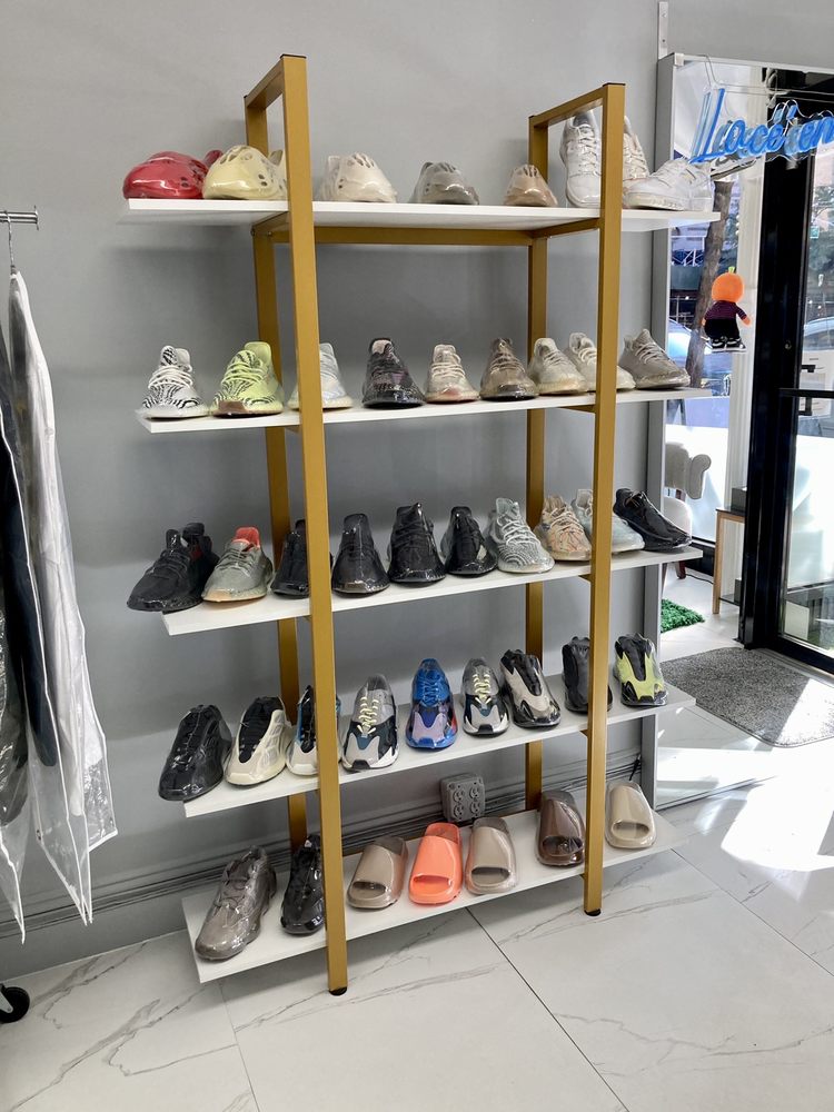 VAULTED LACES - Updated July 2025 - 40 Photos - 1594 3rd Ave, New York ...