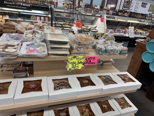 COUNTRY MARKET - Updated July 2025 - 11 Photos & 17 Reviews - 1610 ...