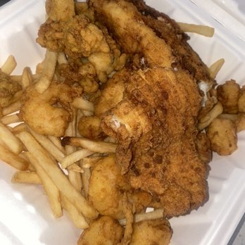 FRESH POND SEAFOOD MARKET & TAKEOUT - Updated May 2024 - 44 Photos ...