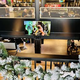 BIRDEEZ - Updated August 2025 - 238 Photos & 78 Reviews - 151 N Sierra ...