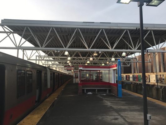 MBTA BRAINTREE STATION - 28 Photos & 14 Reviews - 197 Ivory St ...