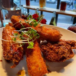 THE TWISTED TAIL - 882 Photos & 648 Reviews - 509 S 2nd St ...