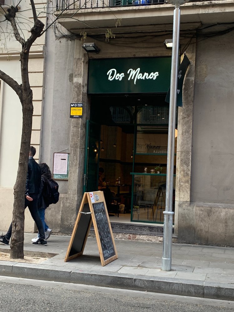 DOS MANOS - Updated June 2024 - Carrer Torrent De L'olla 3, Barcelona ...