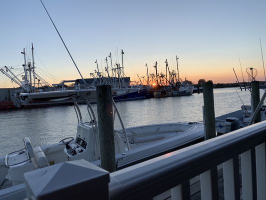 THE SHRIMP BOX & OUTSIDE THE BOX PATIO BAR - Updated December 2025 ...