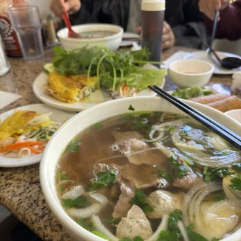 PHO 888 - Updated July 2024 - 280 Photos & 419 Reviews - 1137 W Argyle ...