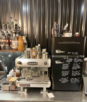 BETWEEN THE BRICKS - Updated June 2025 - 40 Photos & 32 Reviews - 142 W ...