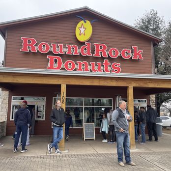 ROUND ROCK DONUTS - 2294 Photos & 3170 Reviews - 106 W Liberty Ave ...