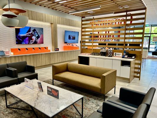 CONSUMER CELLULAR - Updated June 2025 - 12 Photos - 9711 Northlake ...