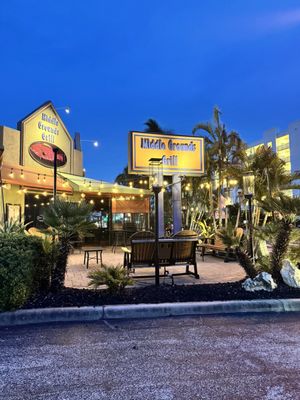 MIDDLE GROUNDS GRILL - Updated October 2025 - 569 Photos & 924 Reviews ...