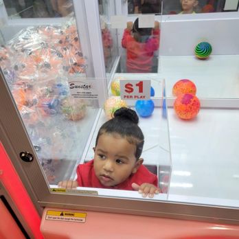 SUNSTAR VENDING INC - Updated December 2025 - 18 Photos - 142 19th St, Brooklyn, New York ...