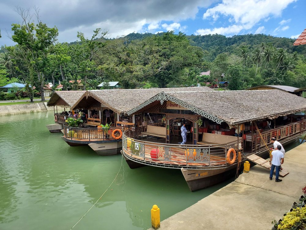 LOBOC RIVERWATCH FLOATING RESTO - Updated February 2025 - 71 Photos ...
