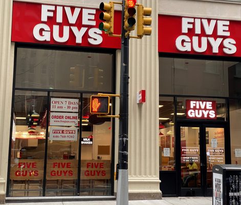 FIVE GUYS - Updated June 2024 - 24 Photos & 14 Reviews - 80 Maiden Ln ...