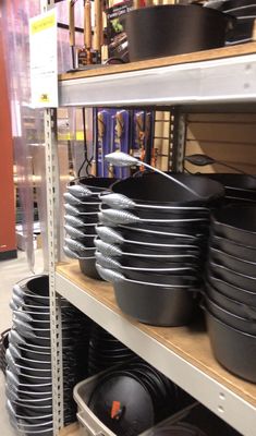 LODGE FACTORY STORE - 45 Photos & 32 Reviews - Outlet Stores - 220 E ...