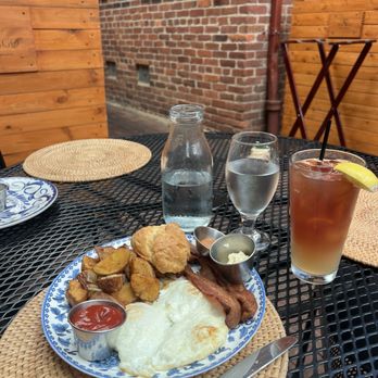 TABARD INN RESTAURANT - Updated December 2024 - 1674 Photos & 1861 ...