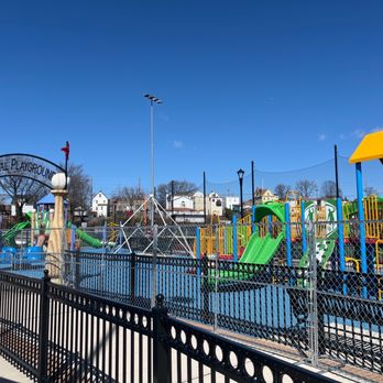 GUNNELL OVAL PLAYGROUND - Updated December 2025 - 13 Photos - 490 ...