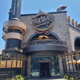 THE TOOTHSOME CHOCOLATE EMPORIUM AND SAVORY FEAST KITCHEN - Updated ...