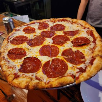 Vinny's pizza store