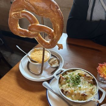 ALPINE CHEF RESTAURANT - Updated September 2024 - 257 Photos & 114 ...